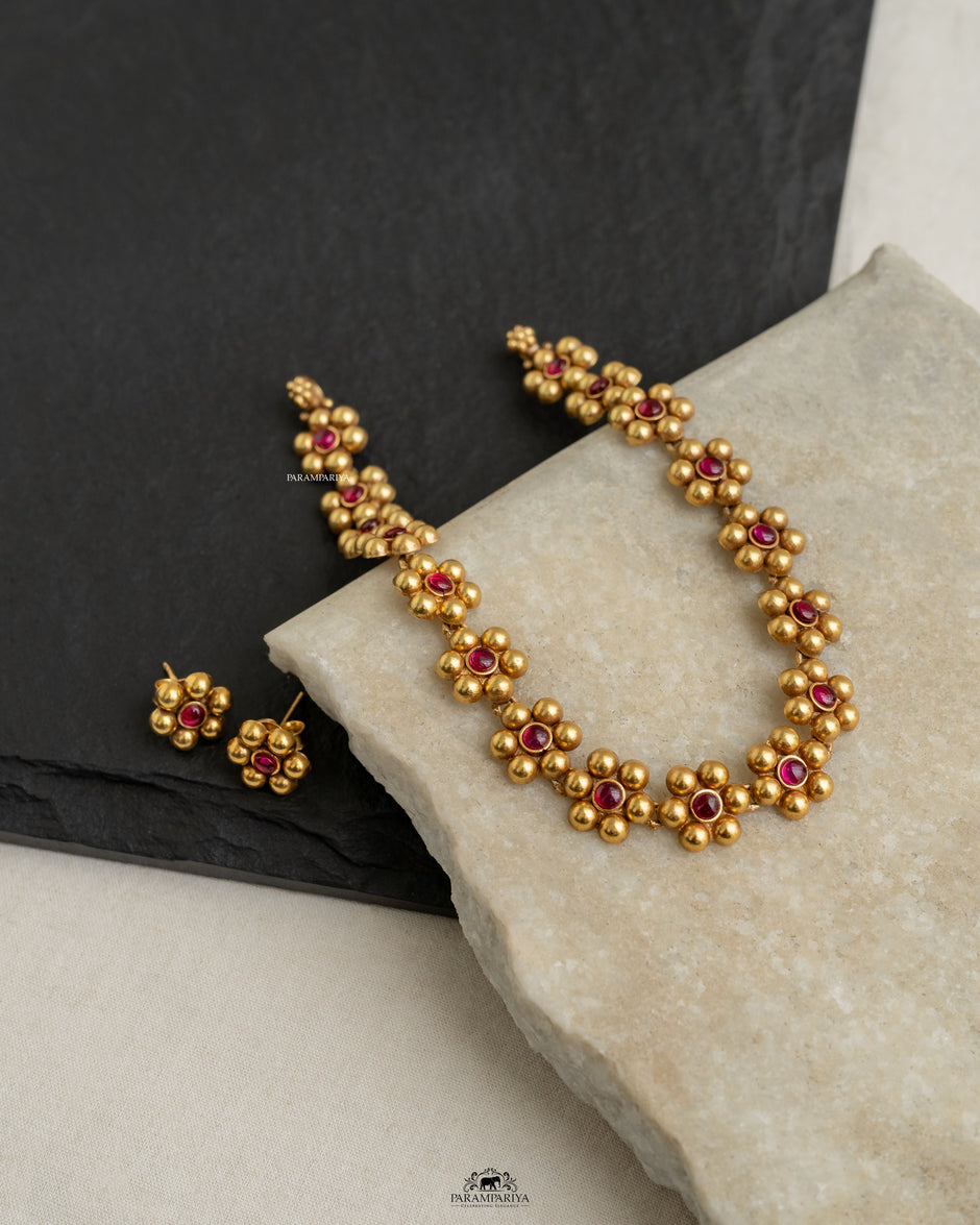 Necklaces – Parampariya