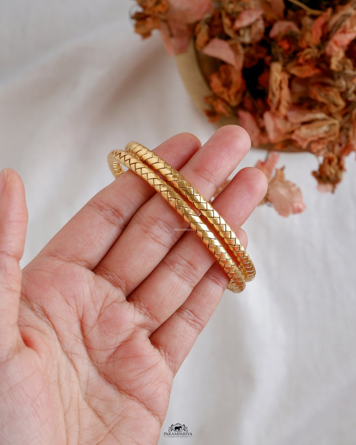 Bangles – Parampariya